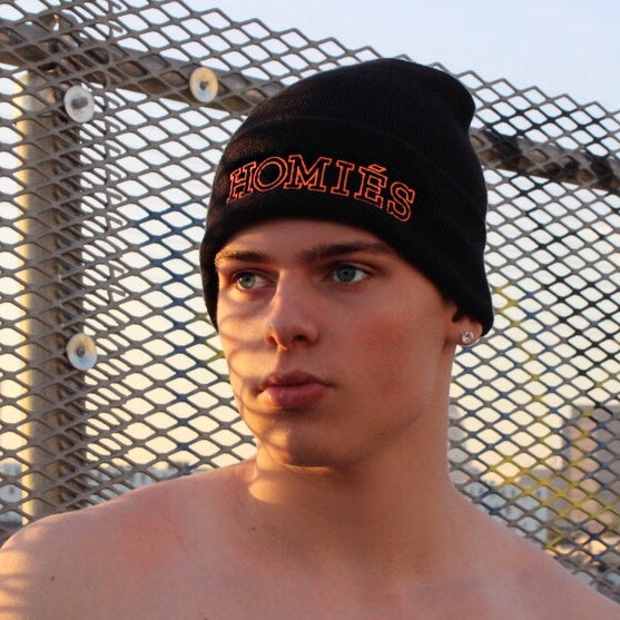 HOMIÉS BLACK/ORANGE OUTLINE BEANIE – BRIAN LICHTENBERG